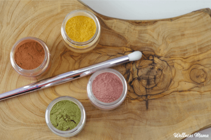 How to Make Natural Eyeshadow at Home